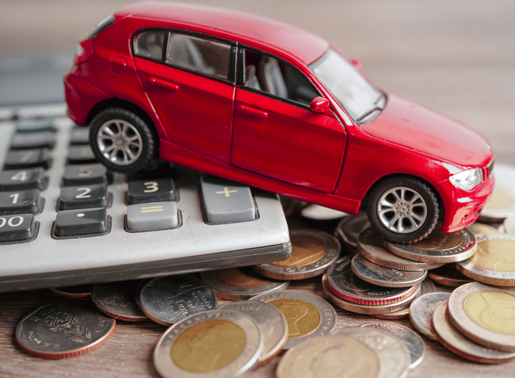 ¿De cuánto es el enganche para un auto?